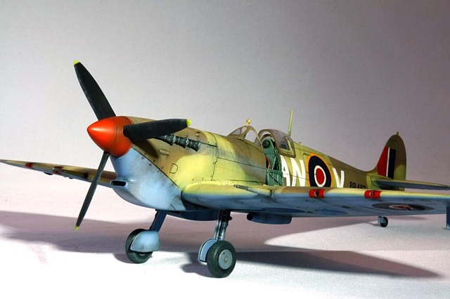 Supermarine Spitfire Mk.Vb Trop, Tamiya 1:48 von Artur Oslizlo