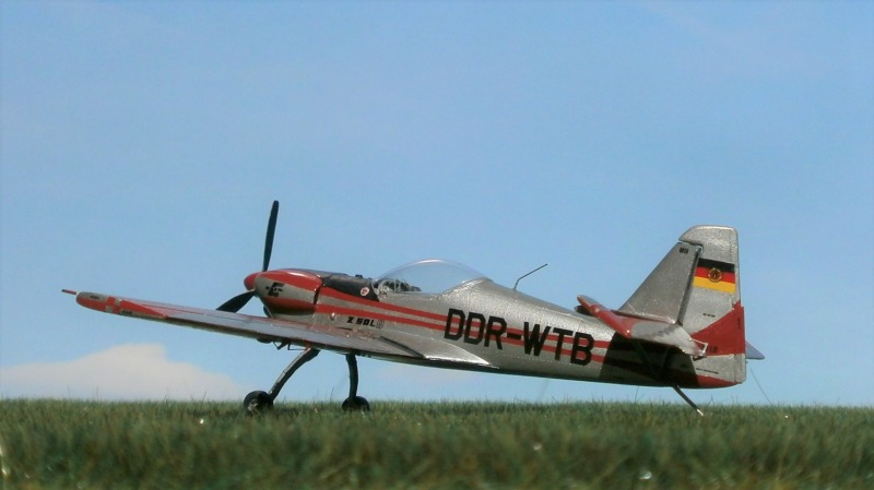 Zlín Z-50 LS, Brengun 1:72 von Steven Draht