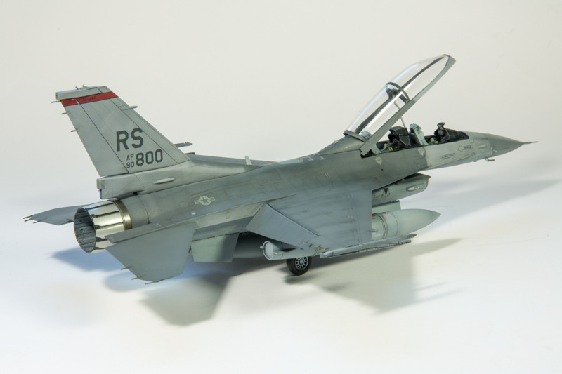 Lockheed Martin F-16D, Kinetic 1:48 von Max Hauswald