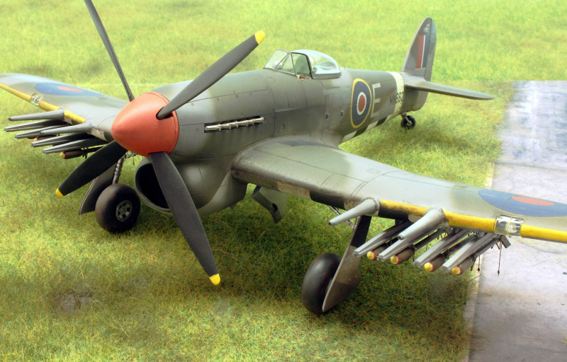 Hawker Typhoon Ib, Hasegawa 1:48 von Roland Sachsenhofer