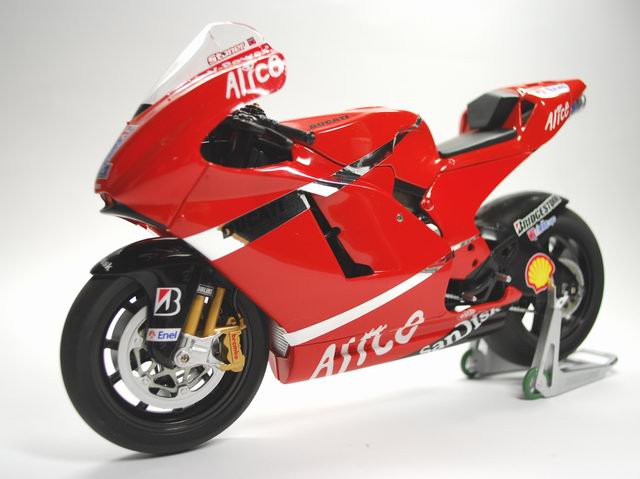 Ducati Desmosedici GP8 2008, Italeri 1:9 von Markus Berger