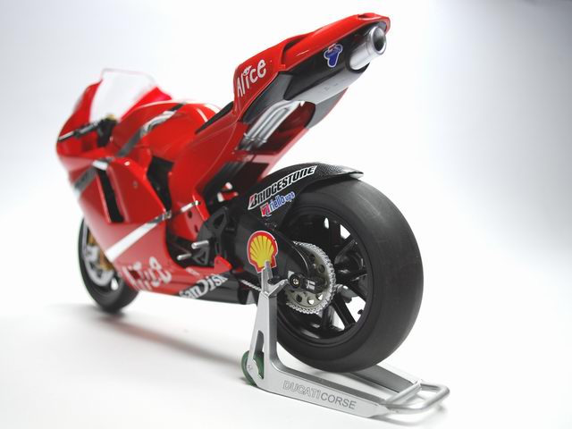 Ducati Desmosedici GP8 2008, Italeri 1:9 von Markus Berger