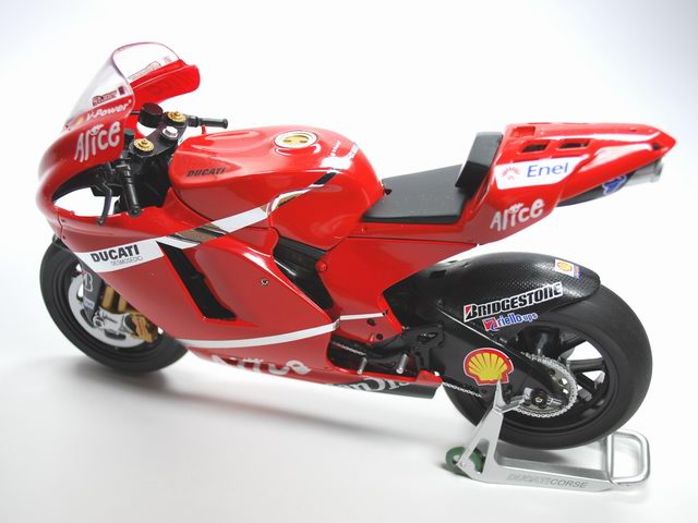 Ducati Desmosedici GP8 2008, Italeri 1:9 von Markus Berger