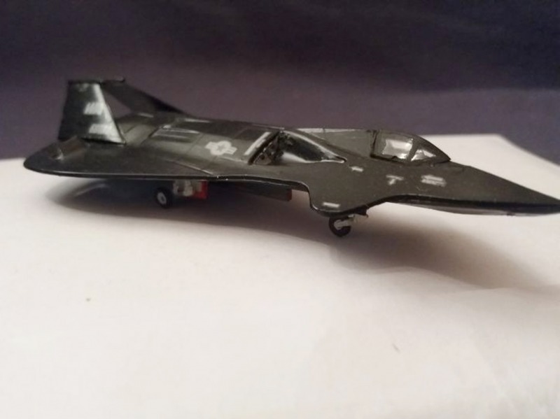 Lockheed F-19 Stealth Fighter, Revell 1:144 von Andy Hartung