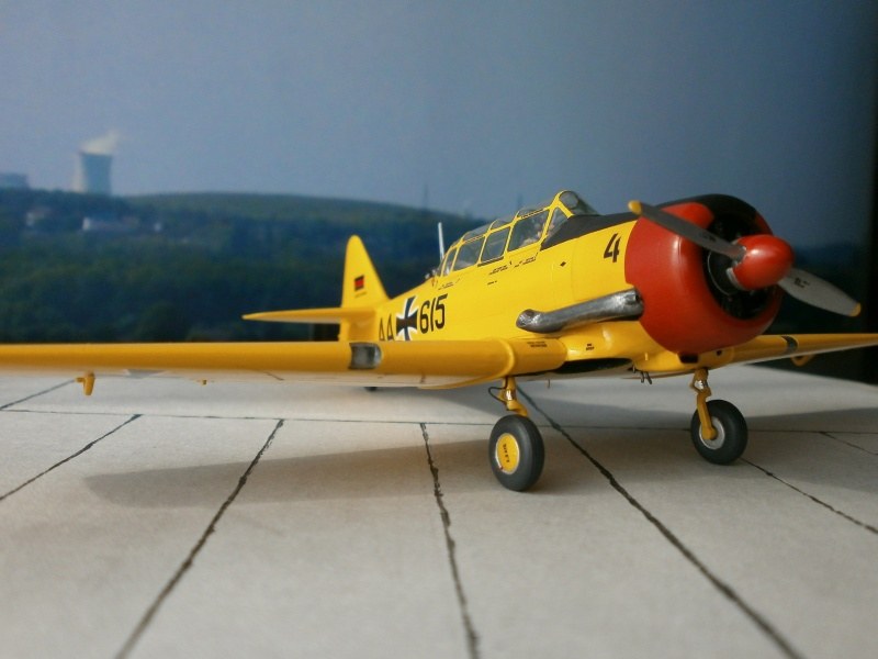 Harvard Mk.IV (T6J), Academy 1:72 von Steven Draht