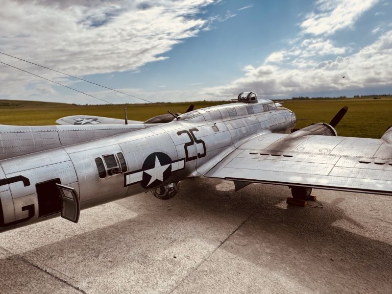 Boeing B-17G, HK-Models 1:48 von Rod Bettencourt