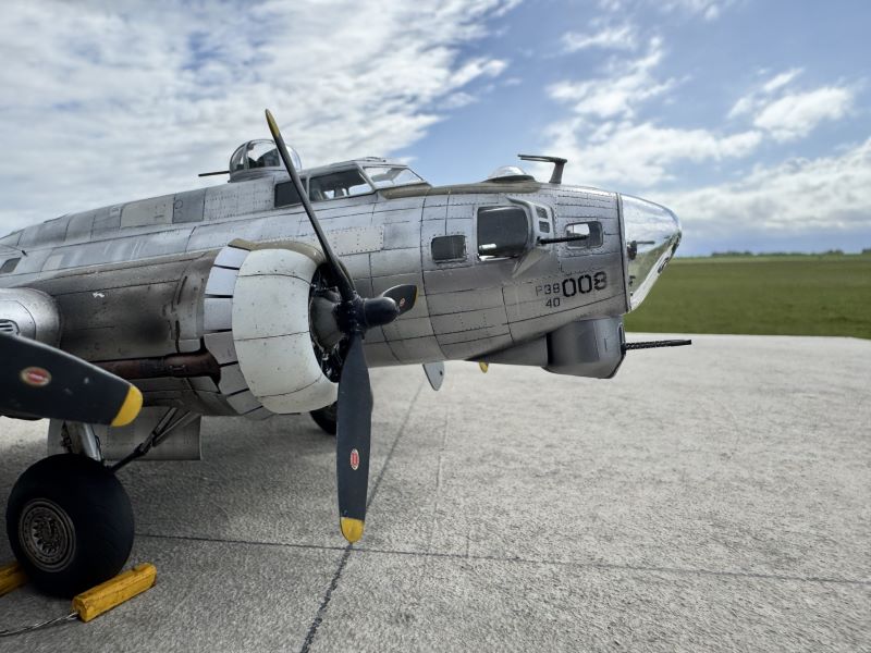 Boeing B-17G Flying Fortress, HK-Models 1:48 von Rod Bettencourt