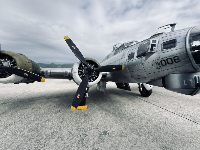 Boeing B-17G Flying Fortress, HK-Models 1:48 von Rod Bettencourt
