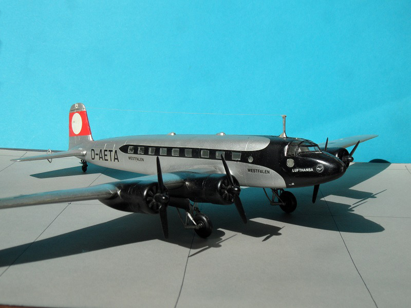 Focke-Wulf Fw 200 Condor V-2, Revell 1:72 von Günter Kallenbach