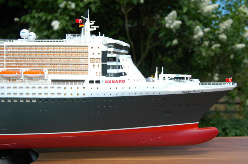 R.M.S. Queen Mary 2, Revell 1:400 von Karsten Böcker
