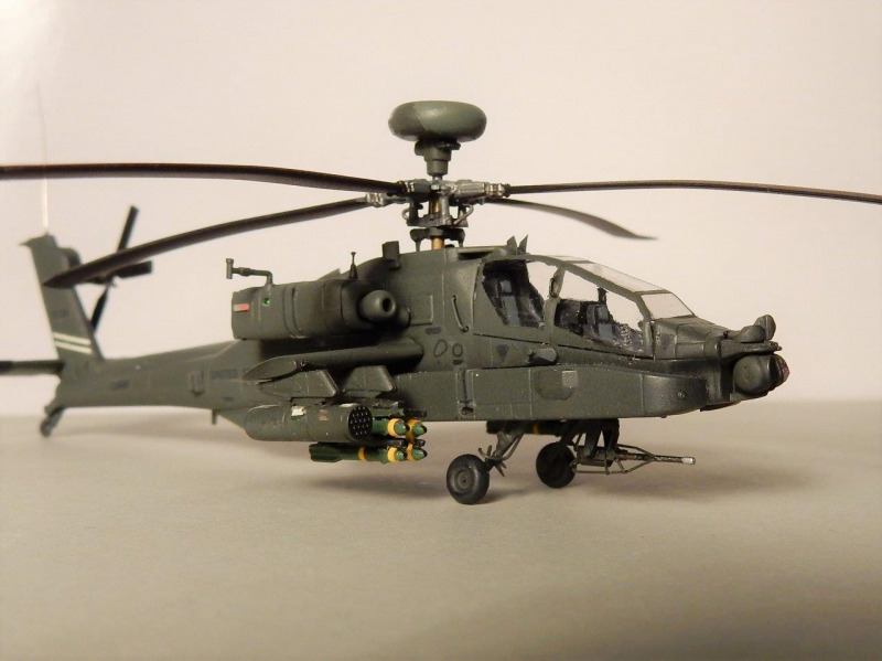 Boeing AH-64 D Apache, Revell 1:144 von Gabriel Basurco