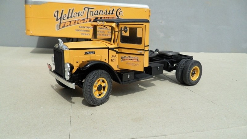 1932 Mack BM, Eigenbau 1:24 von John Haas