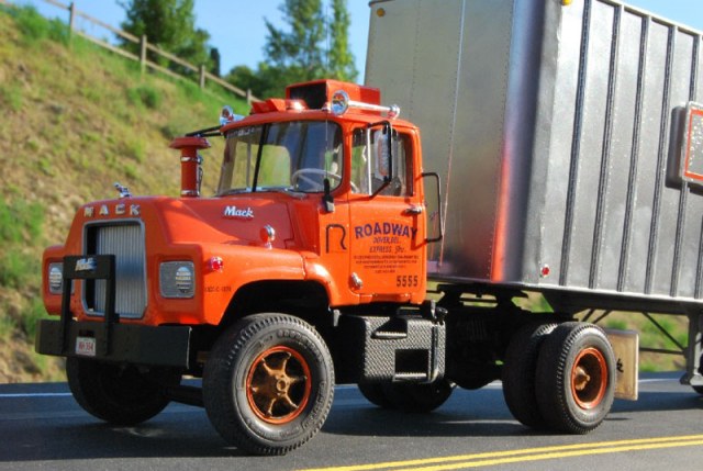 Mack DM 600, AMT/Ertl 1:25 von Jaume Campreciós