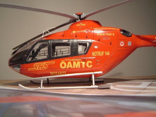 Eurocopter EC-135, Revell 1:32 von Daniel Brenter
