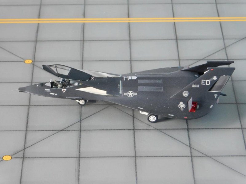 Lockheed F-19 Stealth Strike Fighter, Italeri 1:72 von Oliver Zwiener