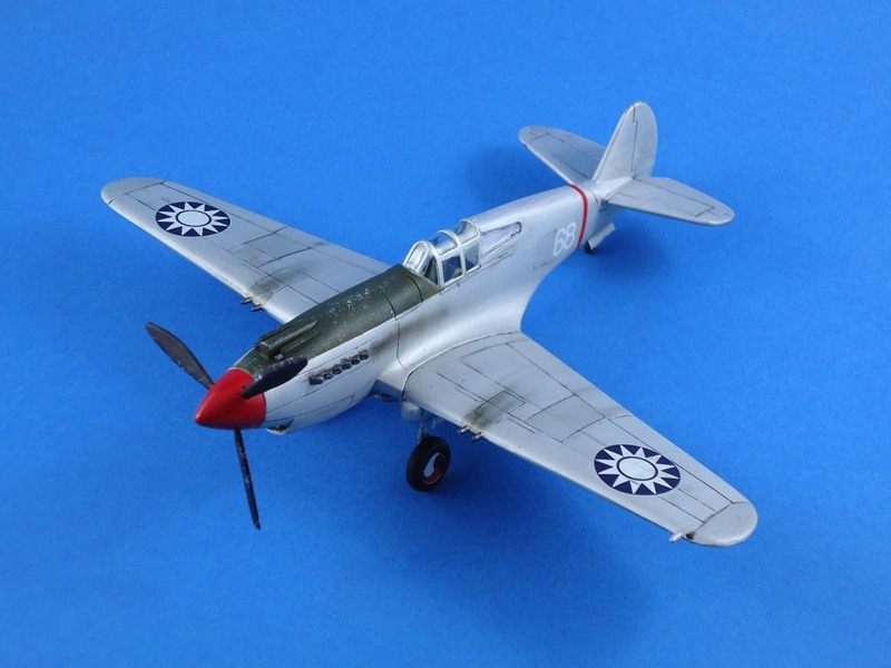 Curtiss P-40B Warhawk, Academy 1:72 von Manuel Leyva