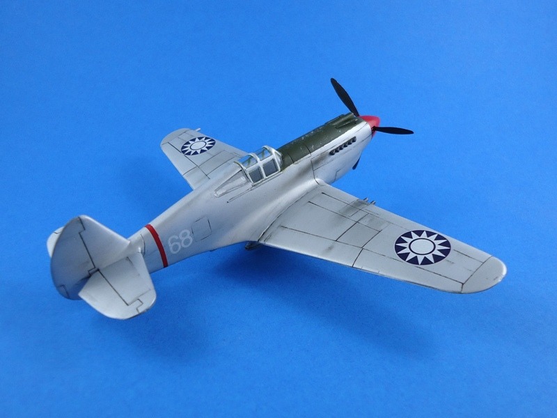 Curtiss P-40B Warhawk, Academy 1:72 von Manuel Leyva