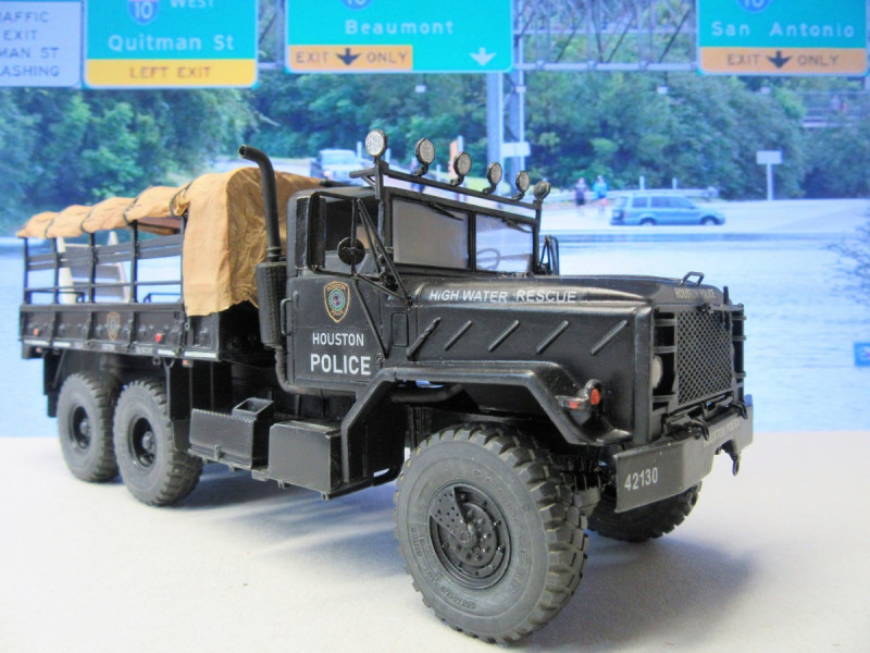 Houston Police High Water Rescue Truck, Italeri 1:35 von Carsten Görnhardt