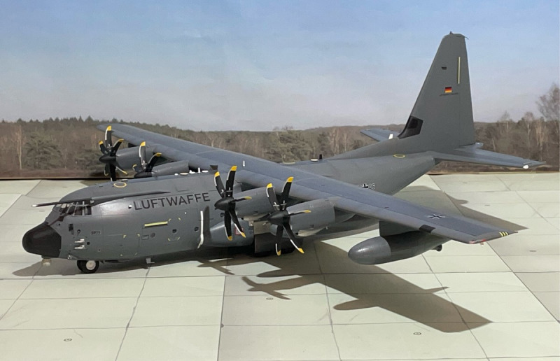 Lockheed KC-130J Hercules, Zvezda 1:72 von Jost Schreiber