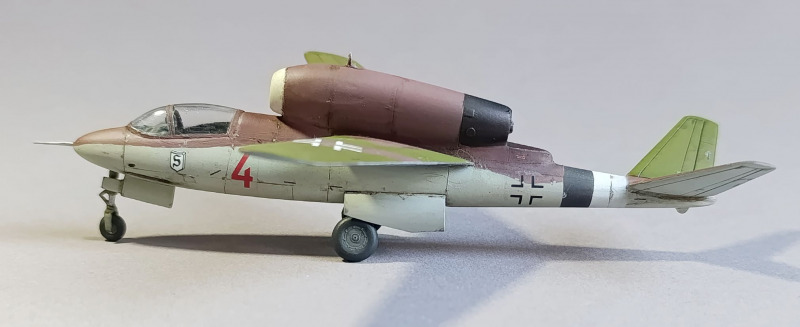 Heinkel He 162D, AZ model 1:72 von Andy Hartung