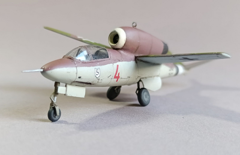 Heinkel He 162D, AZ model 1:72 von Andy Hartung
