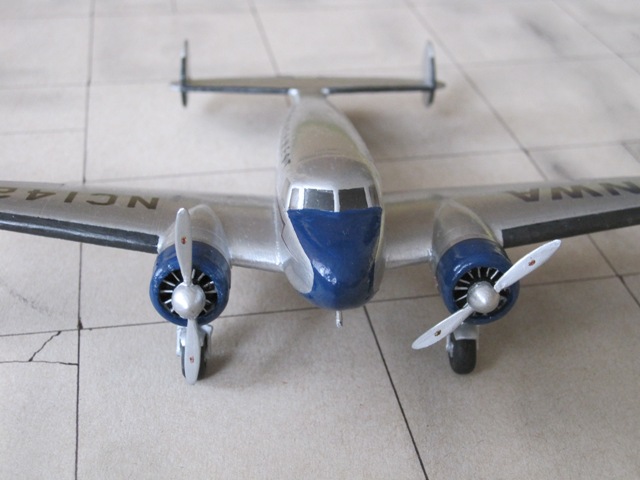 Lockheed L-10 Electra, Special Hobby 1:72 von Rico Christmann
