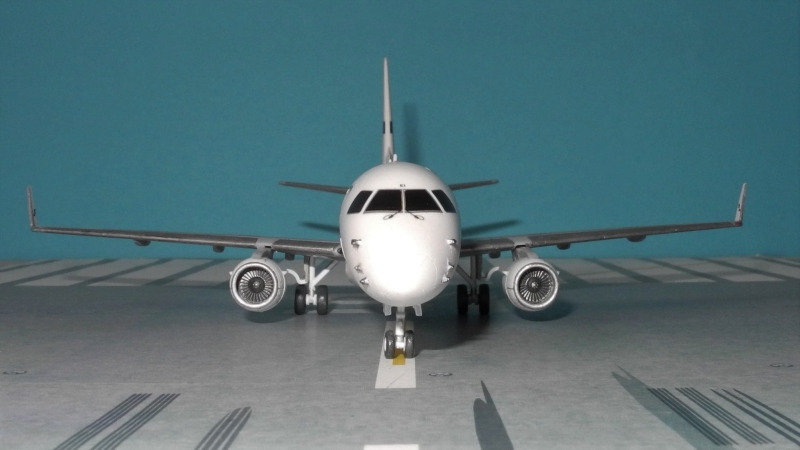 Embraer 170, Karaya 1:144 von Johannes Wipauer