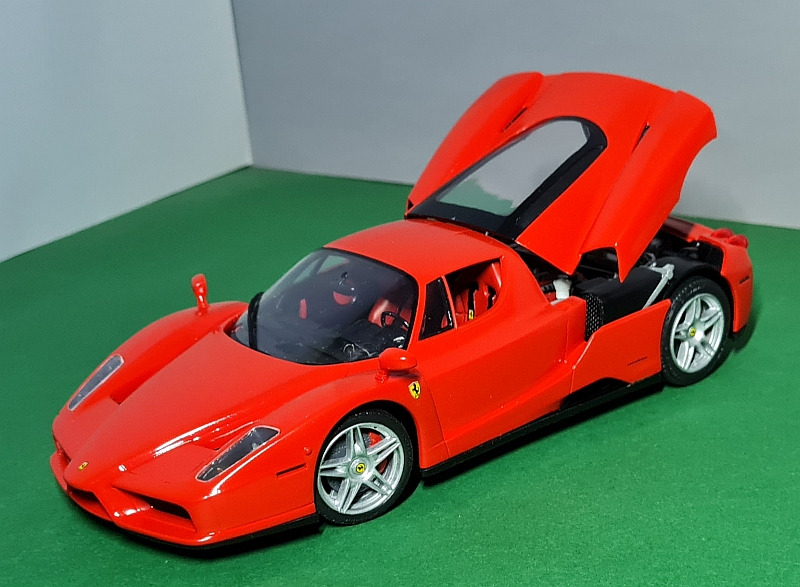 Ferrari Enzo, Revell 1:24 von Michael Töpfer