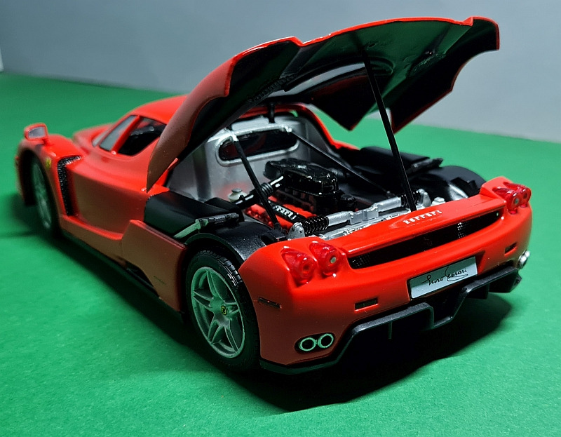 Ferrari Enzo, Revell 1:24 von Michael Töpfer
