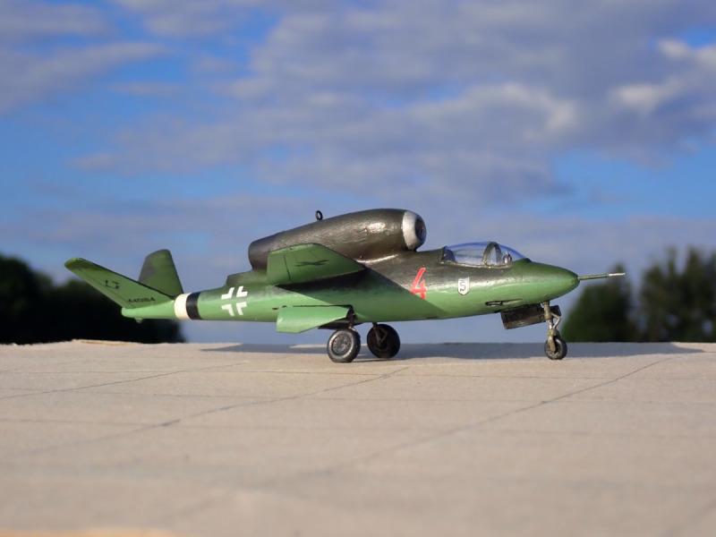 Heinkel He 162 D, AZ model 1:72 von Thomas Brückelt