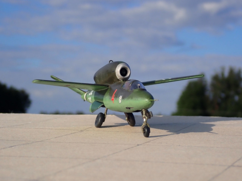 Heinkel He 162 D, AZ model 1:72 von Thomas Brückelt