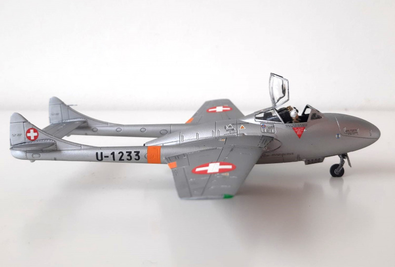De Havilland DH.115 Vampire Mk.55, Airfix 1:72 von Rolf Ehrat