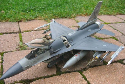 F-16CG Fighting Falcon, Academy 1:32 von Bernd Tremmel