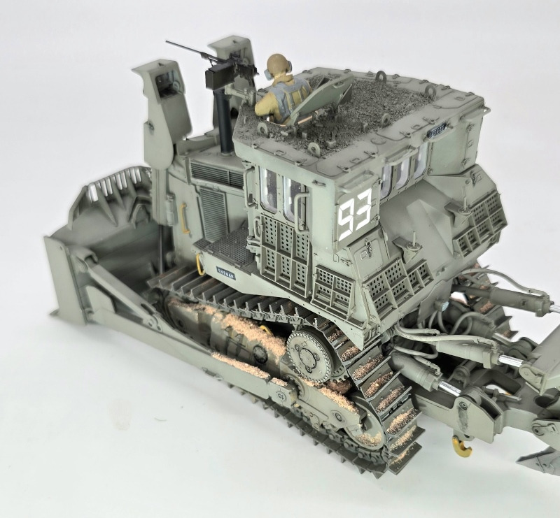 Caterpillar Bulldozer D9R, Meng Model 1:35 von Axel Grundmann