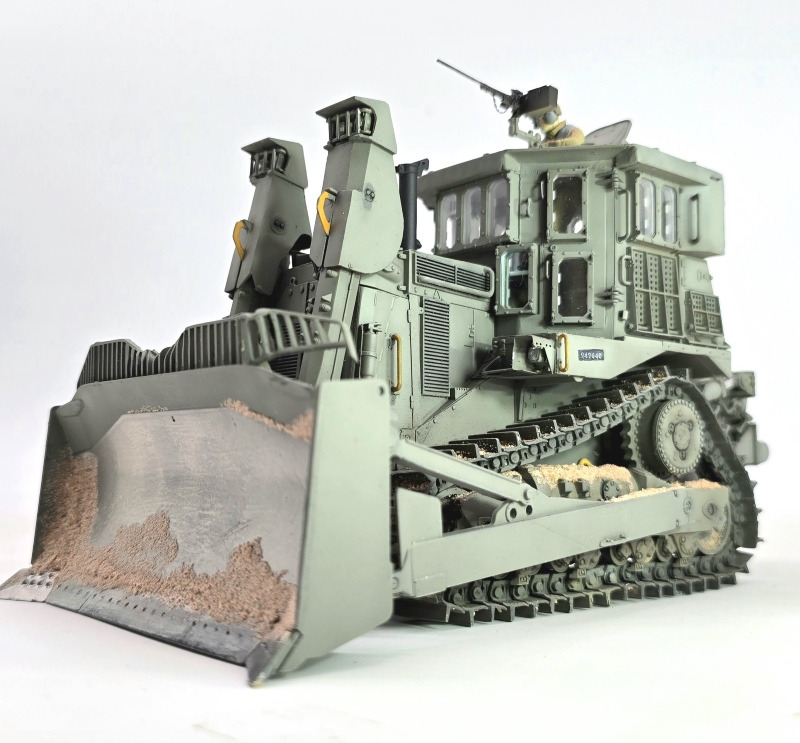 Caterpillar Bulldozer D9R, Meng Model 1:35 von Axel Grundmann