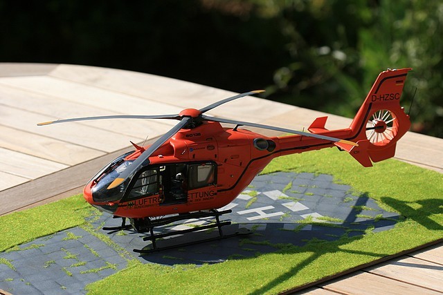 Eurocopter EC-135 T2i, Revell 1:32 von Julian Schüngel