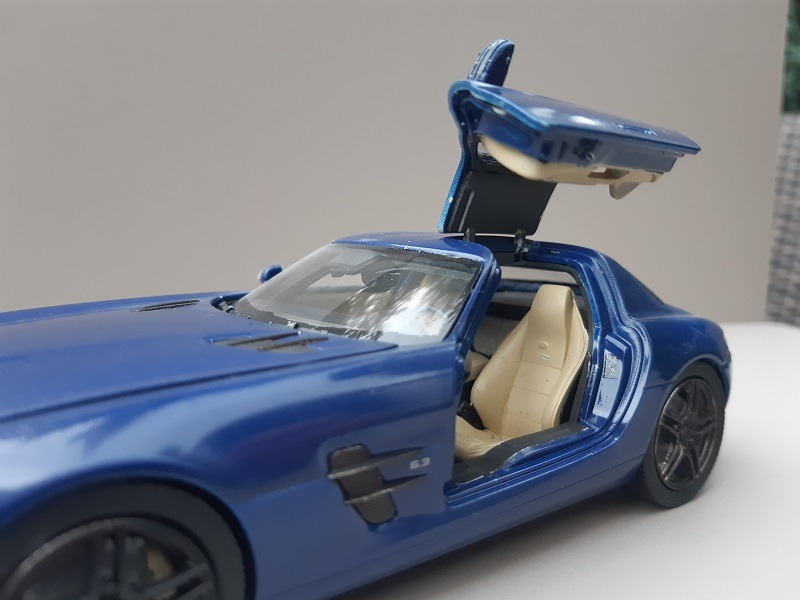 Mercedes-Benz SLS AMG, Revell 1:24 von Norbert Gauder