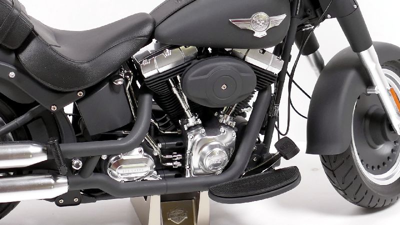 Harley-Davidson FLSTFB Fat Boy Lo, Tamiya 1:6 von Hans Jürgen Epp