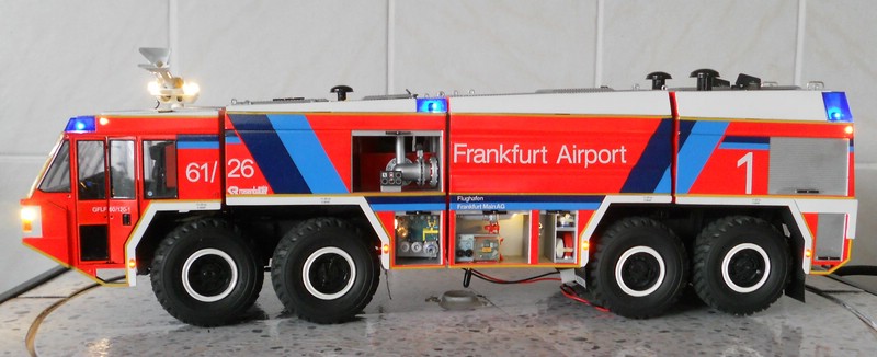 Rosenbauer GFLF Simba 8X8, Revell 1:24 von Michael Tietke