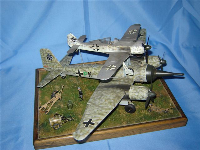 Mistel 2, Ju-88 G-1 und Fw 190 F-8, Dragon 1:48 von Herbert Janta