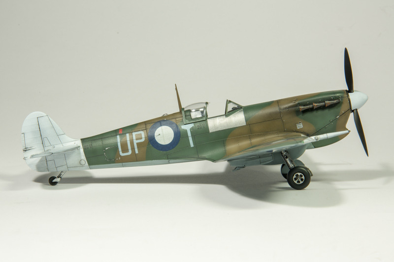 Supermarine Spitfire Mk.Vc Trop, Eduard 1:48 von Max Hauswald