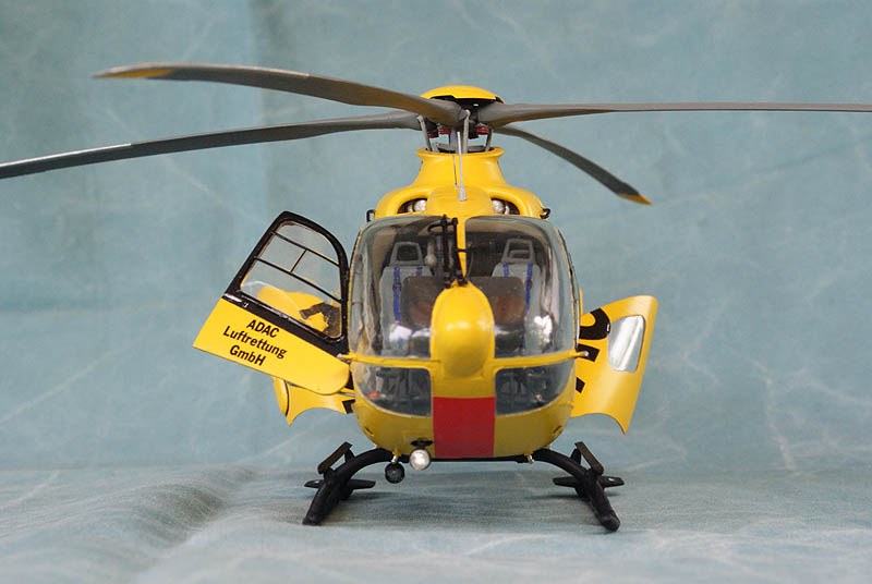 Eurocopter EC-135, Revell 1:32 von Bastelhorties