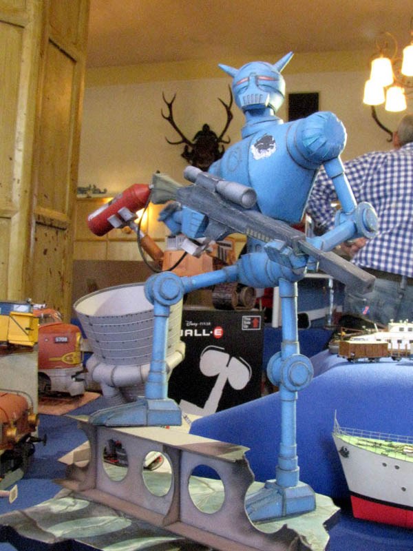 Die Welt in Karton – 1. Bayerische Kartonmodellausstellung, 15 ...