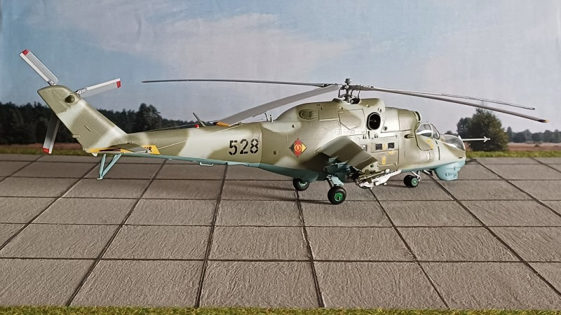Mil Mi-24D Hind, Zvezda 1:72 von Peter Lindner