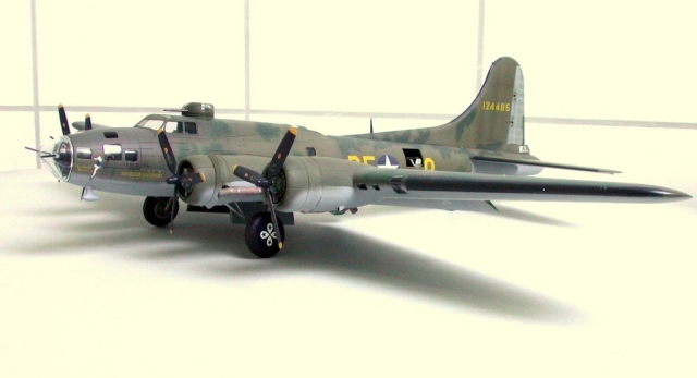 Boeing B-17F-10-BO Flying Fortress, Revell 1:72 von Dieter Wiegmann
