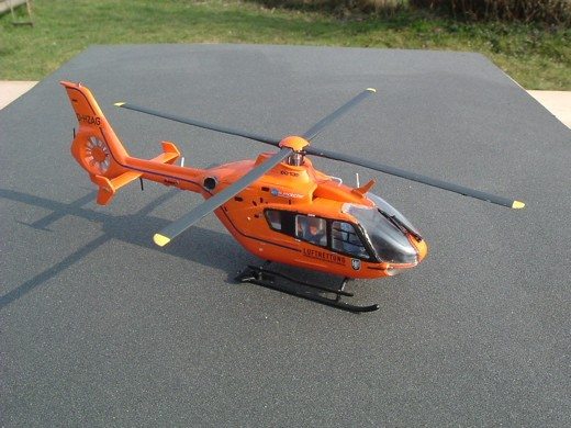Eurocopter EC-135, Revell 1:72 von Ulrich Warweg