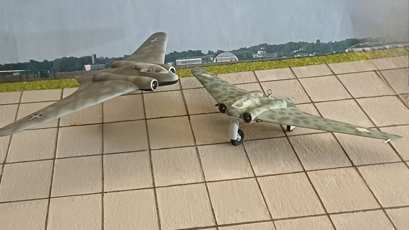 Horten Ho 229 V-7 und A-1, PM Modell 1:72 von Peter Lindner