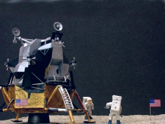 Apollo 11 - LEM Eagle, Dragon 1:72 von Bernhard Schrock