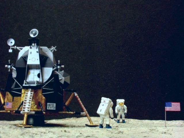 Apollo 11 - LEM Eagle, Dragon 1:72 von Bernhard Schrock
