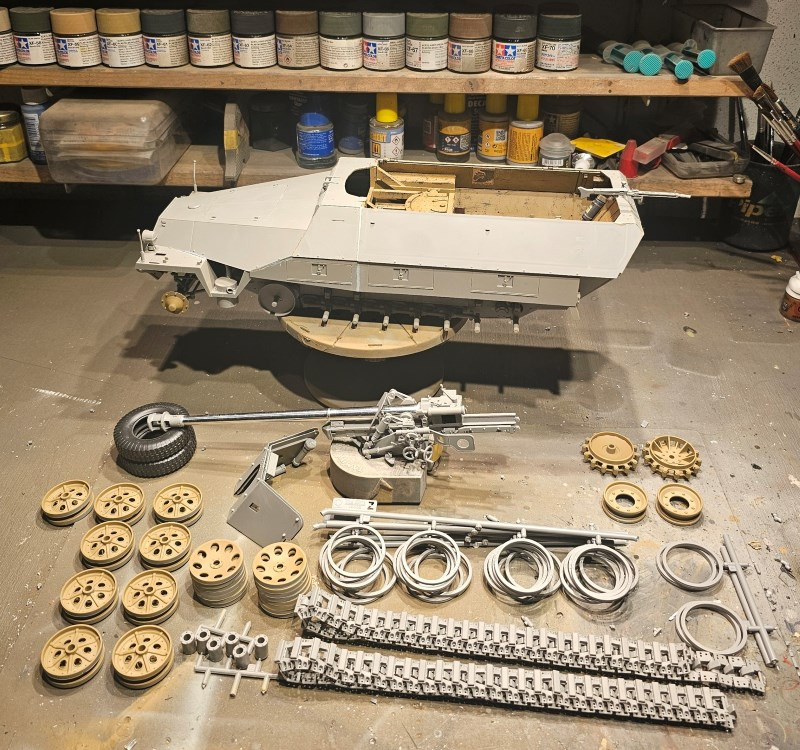 Sd.Kfz. 251/22 "Pakwagen" , Das Werk 1:16 von Michael Wittmann